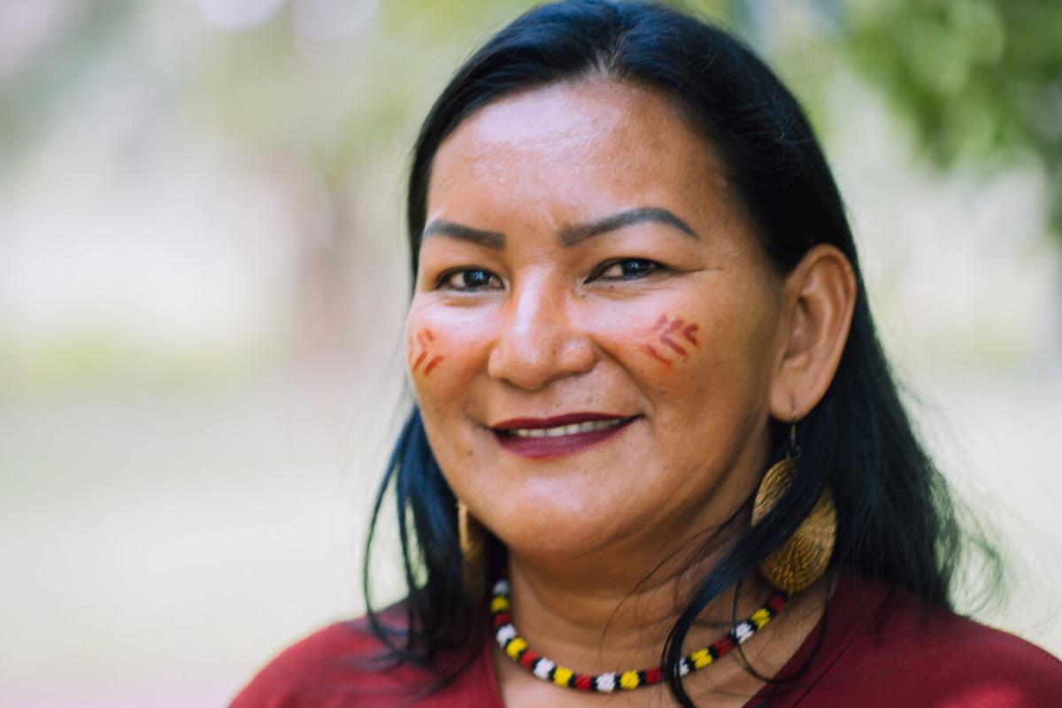 Mulheres indígenas em movimento - Povos Indígenas no Brasil